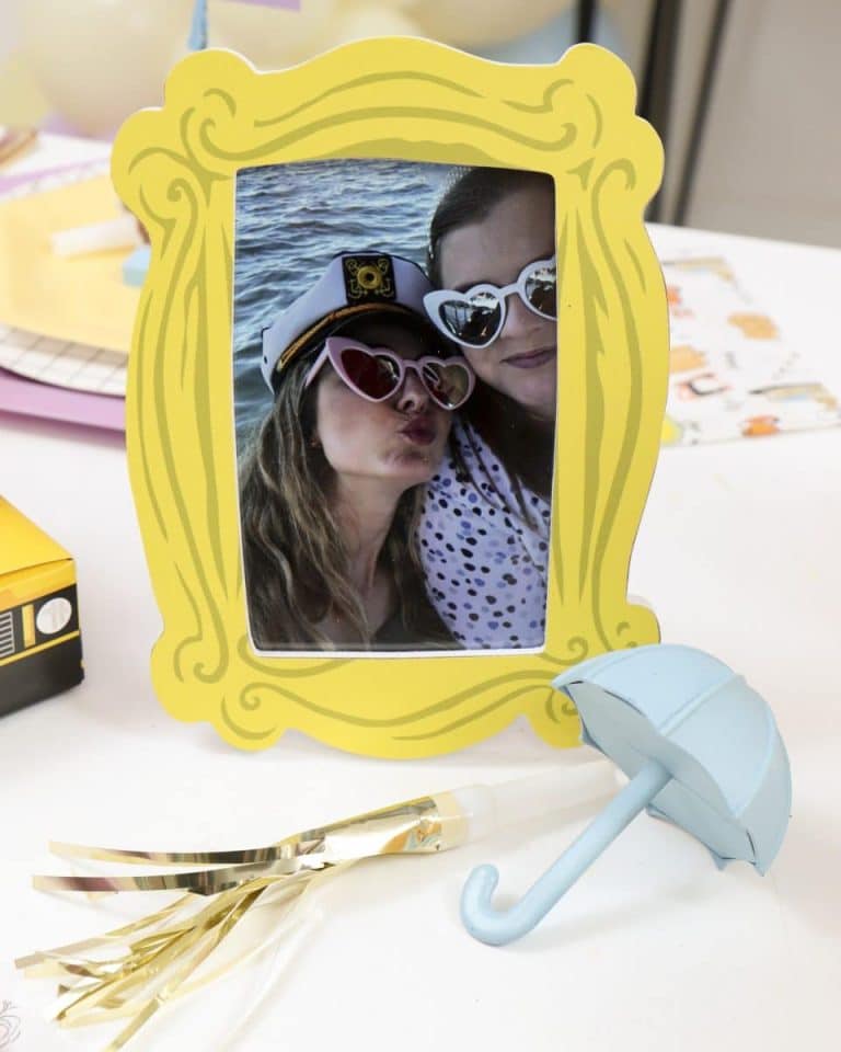 The One with All the Decor Ideas - 20 Easy FRIENDS Themed Party Decor ...