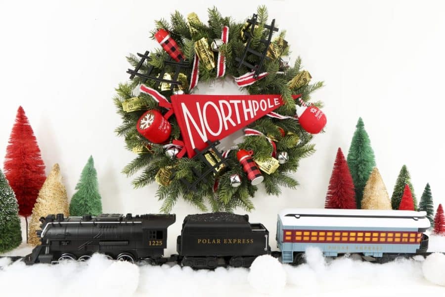 DIY Polar Express Holiday Wreath - Fern and Maple
