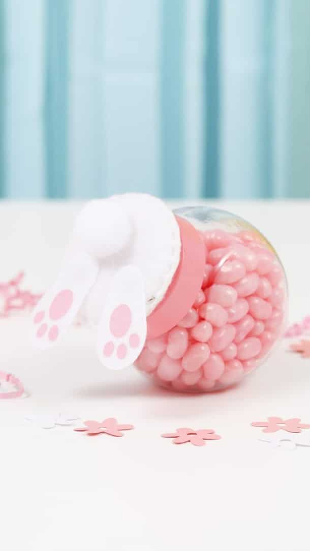 DIY Mini Candy Jar Party Favors for Holidays and Special Occasions ...