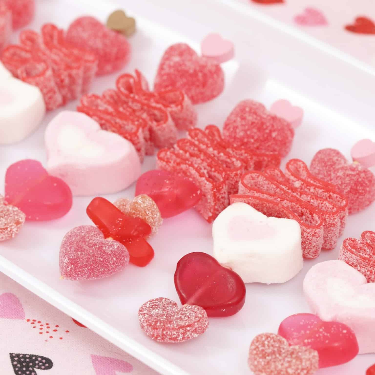 How to Make DIY Mini Candy Jar Party Favors for Any Occasion - Fern and ...
